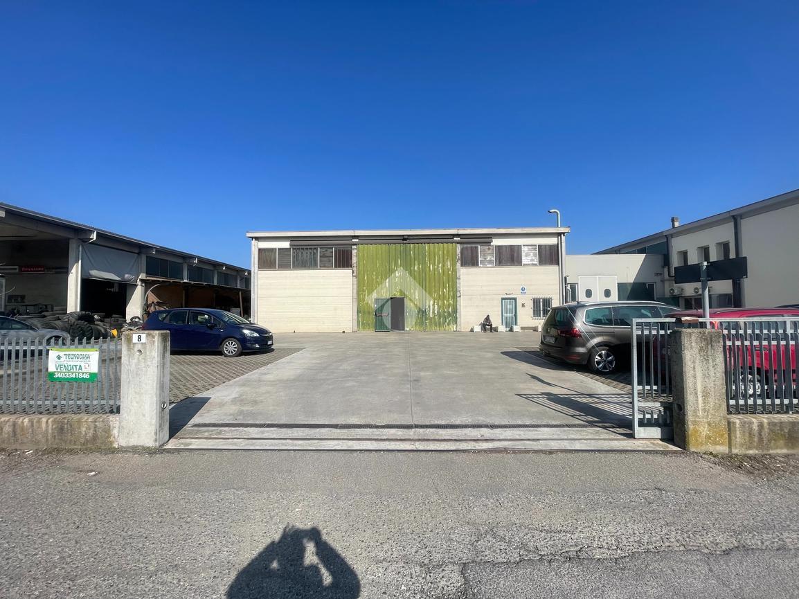 Capannone in vendita a Castelnovo Di Sotto