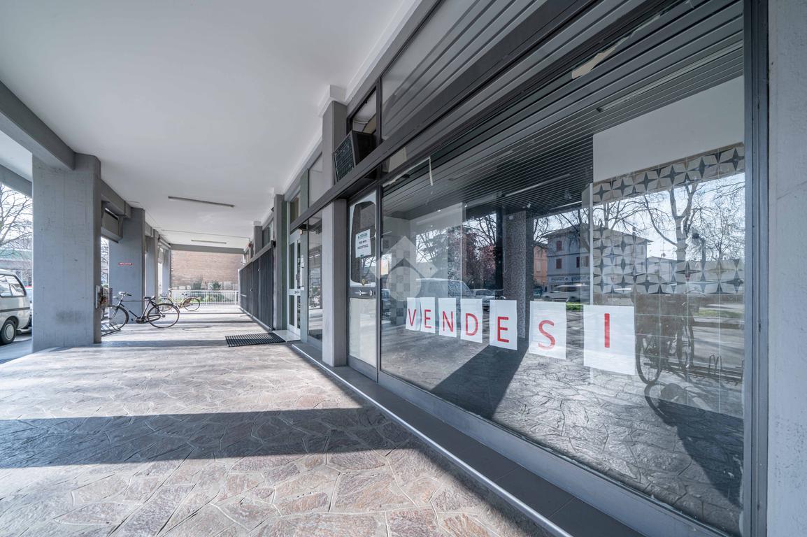 Negozio in vendita a Reggio Emilia