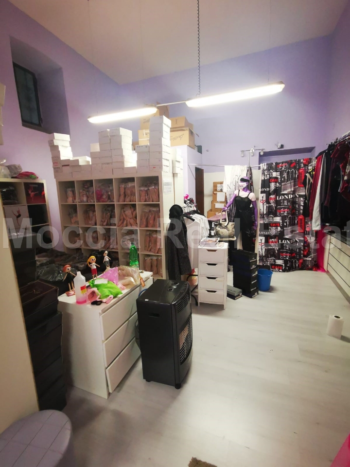 Negozio in affitto a Caserta