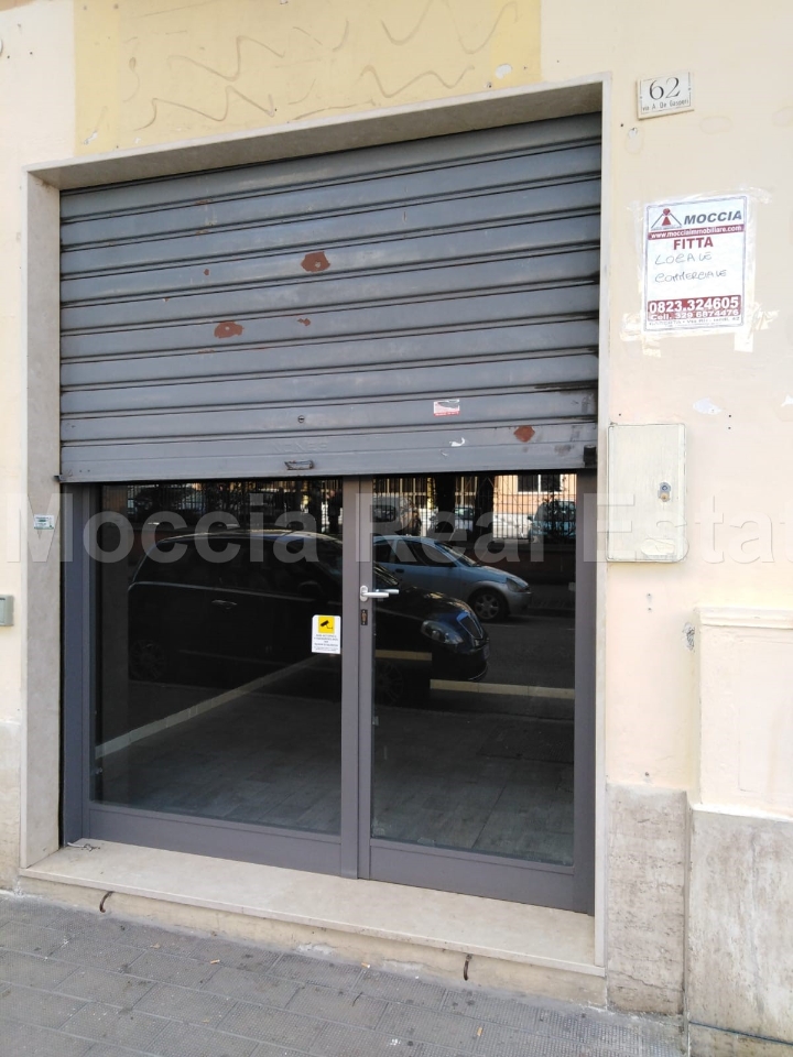 Negozio in affitto a Caserta