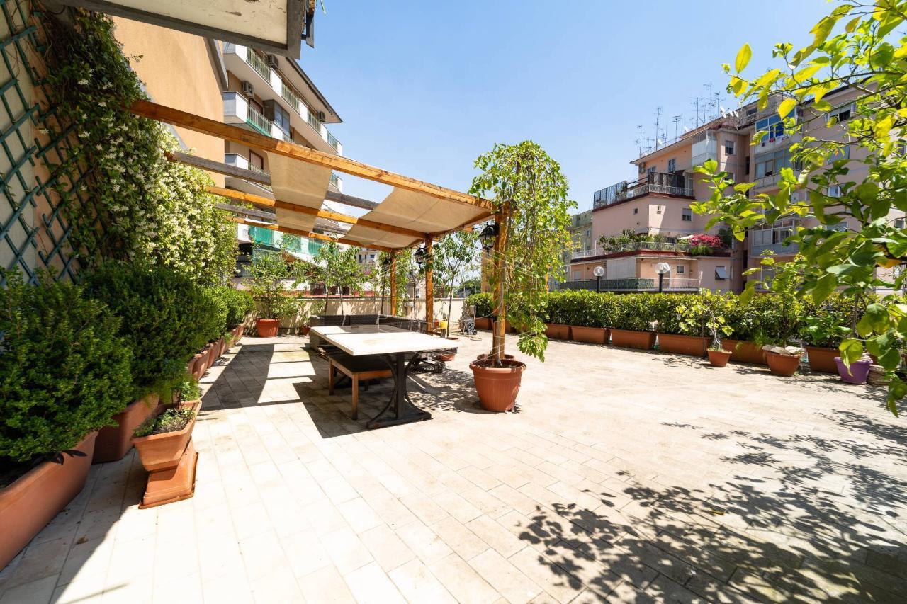 Appartamento in vendita a Napoli