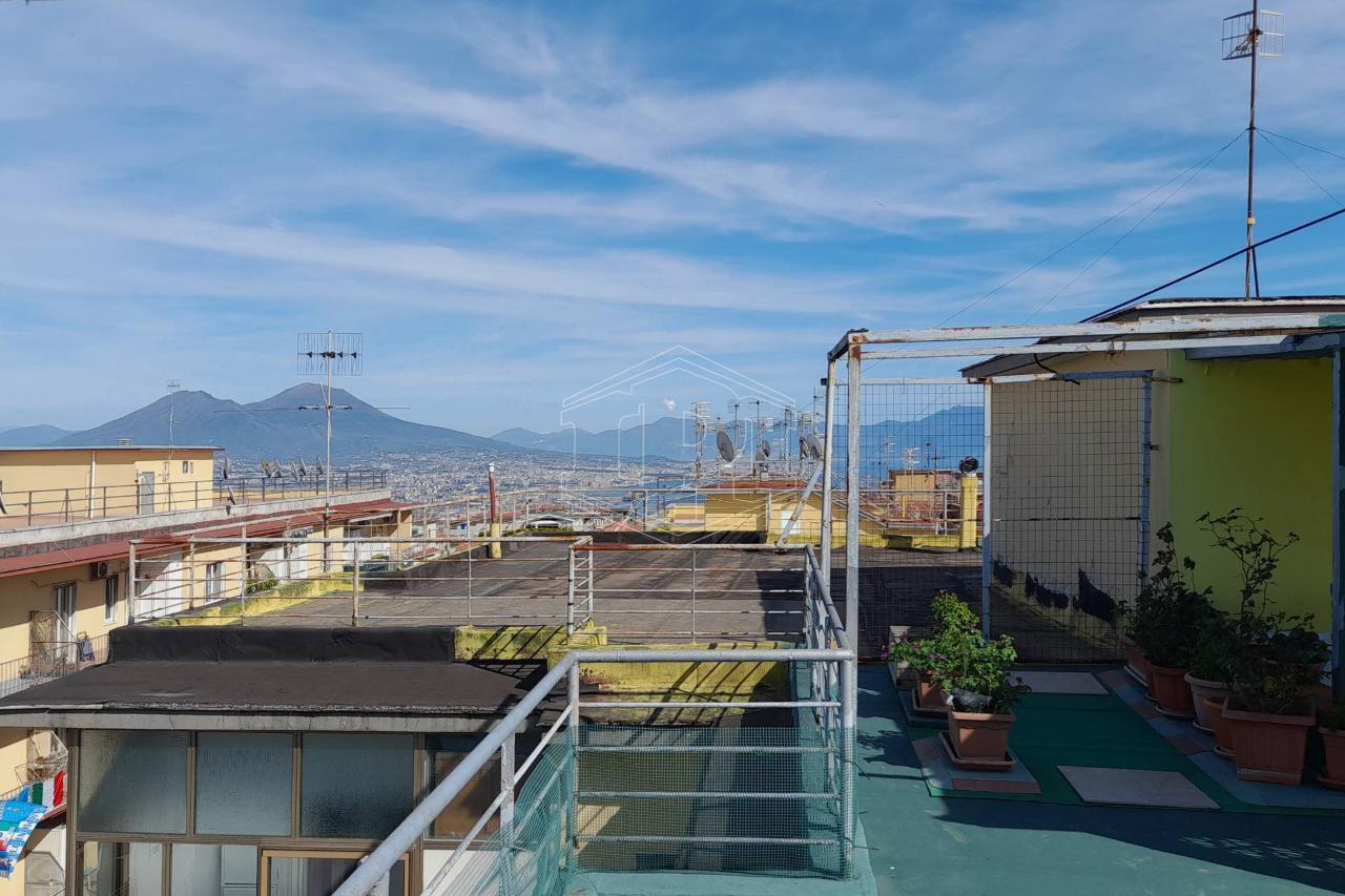 Appartamento in vendita a Napoli