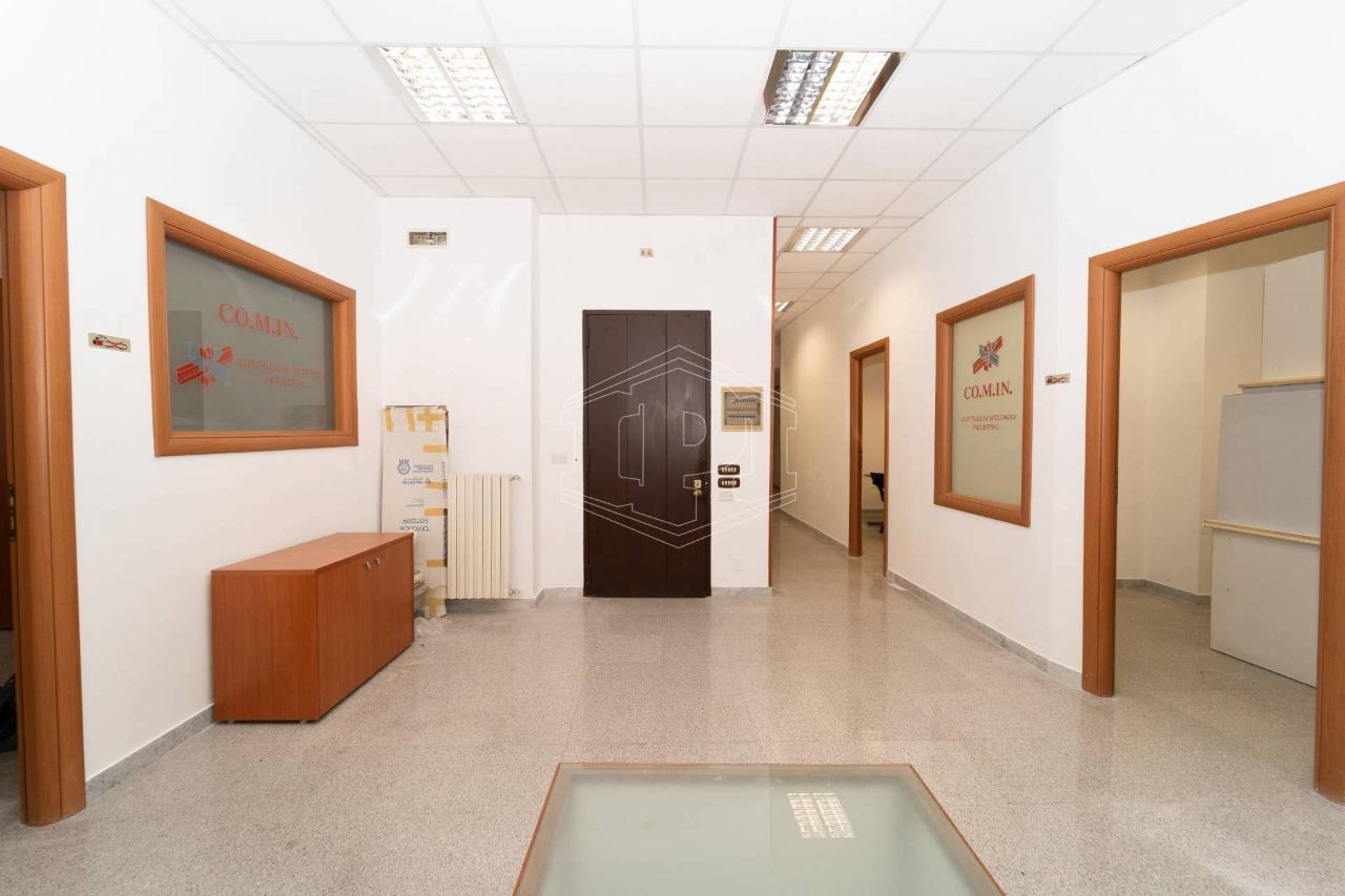 Ufficio in affitto a Napoli