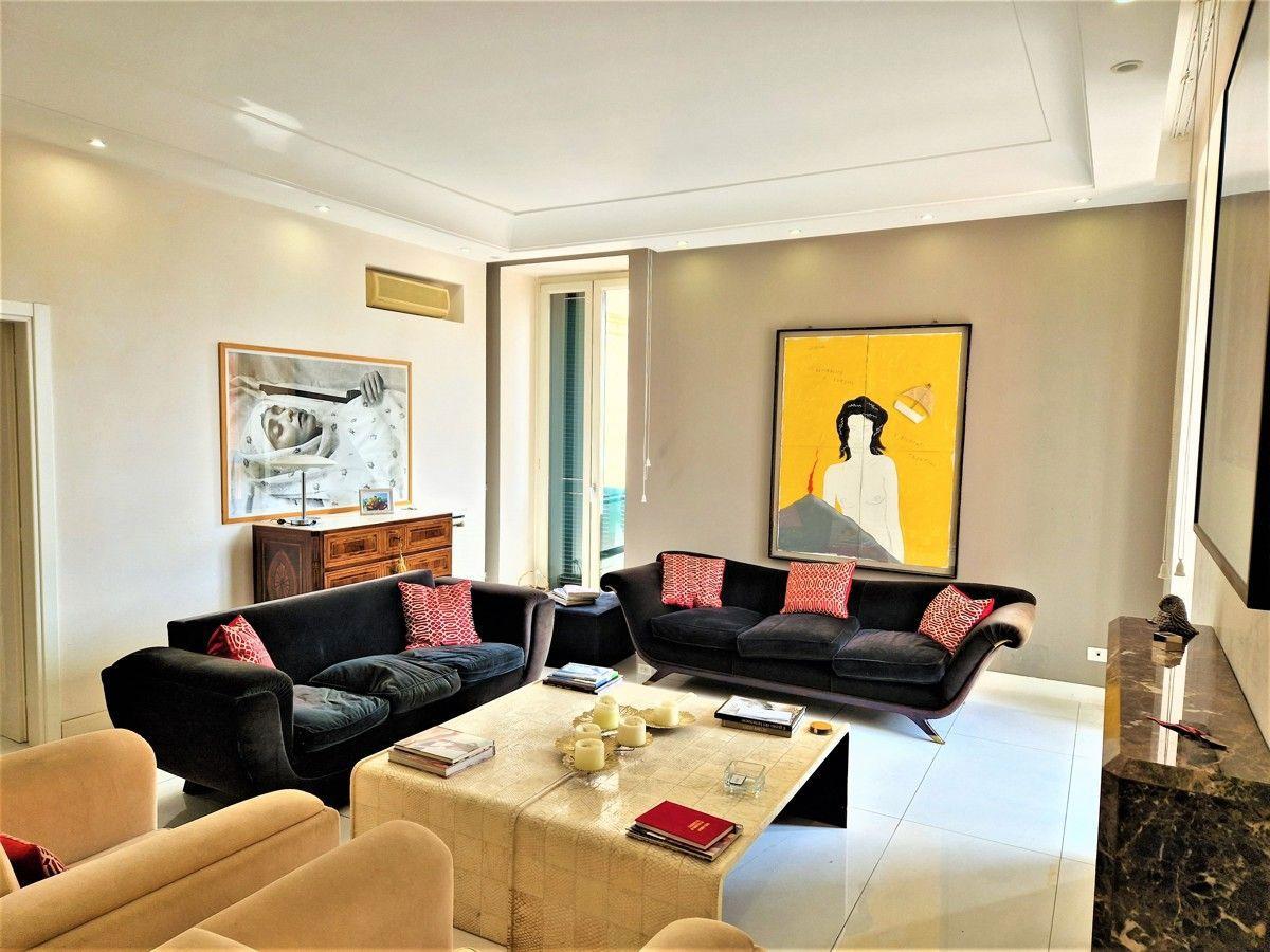 Appartamento in vendita a Napoli