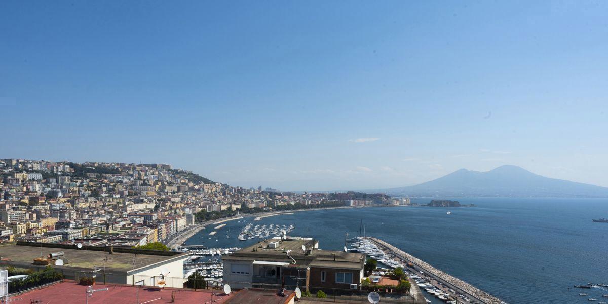 Appartamento in vendita a Napoli