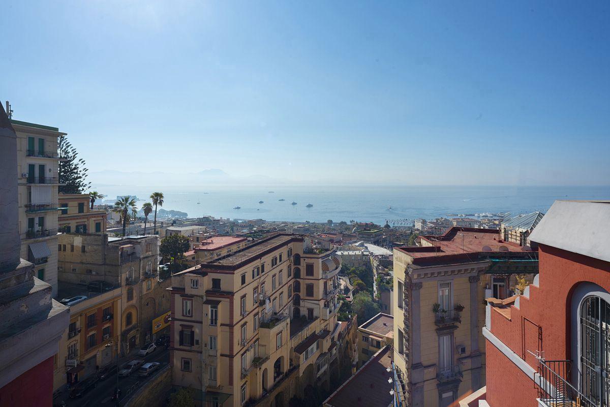 Appartamento in vendita a Napoli