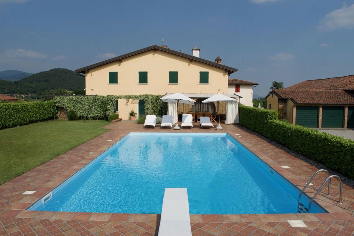 Villa in vendita a Passirano