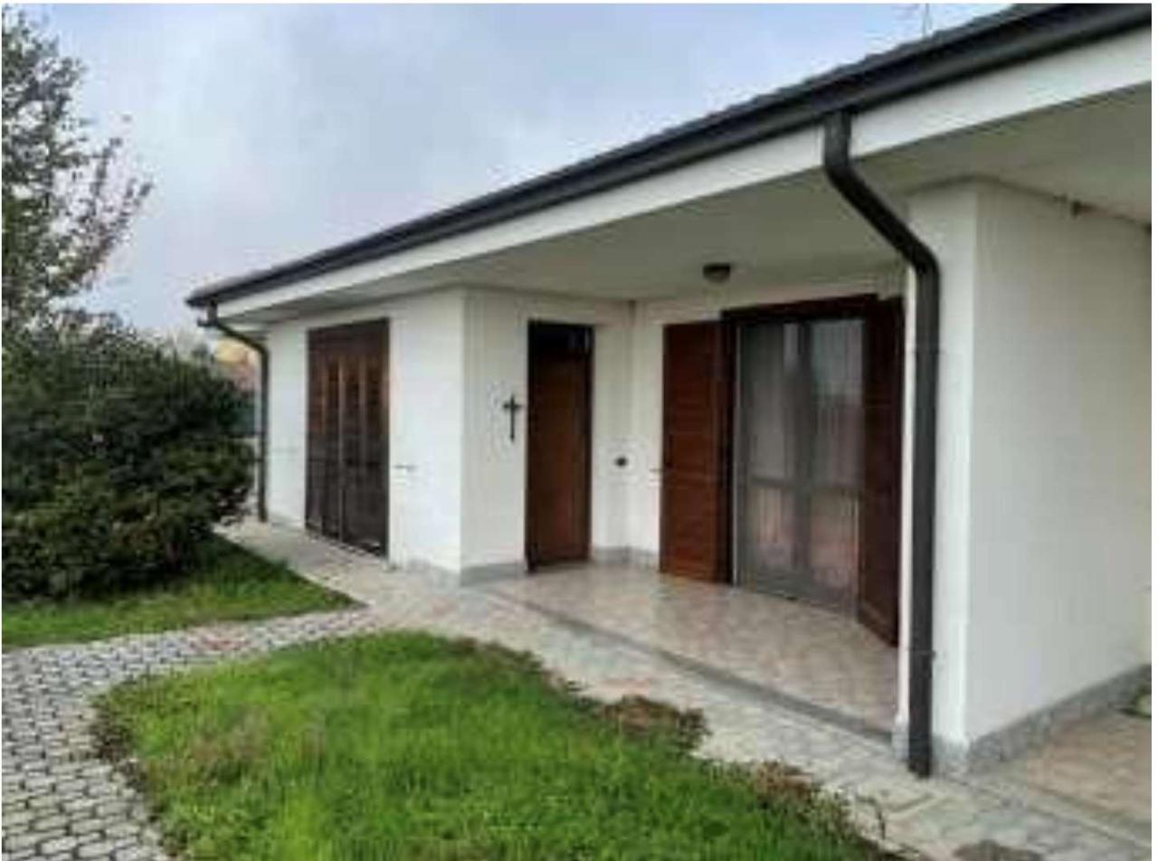 Villa bifamiliare in vendita a Granozzo Con Monticello