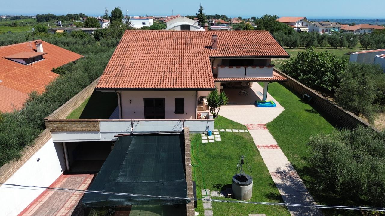 Villa a schiera in vendita a Poggiofiorito