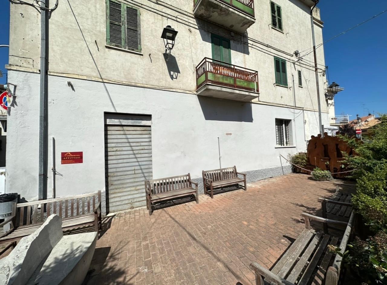 Negozio in affitto a Ortona