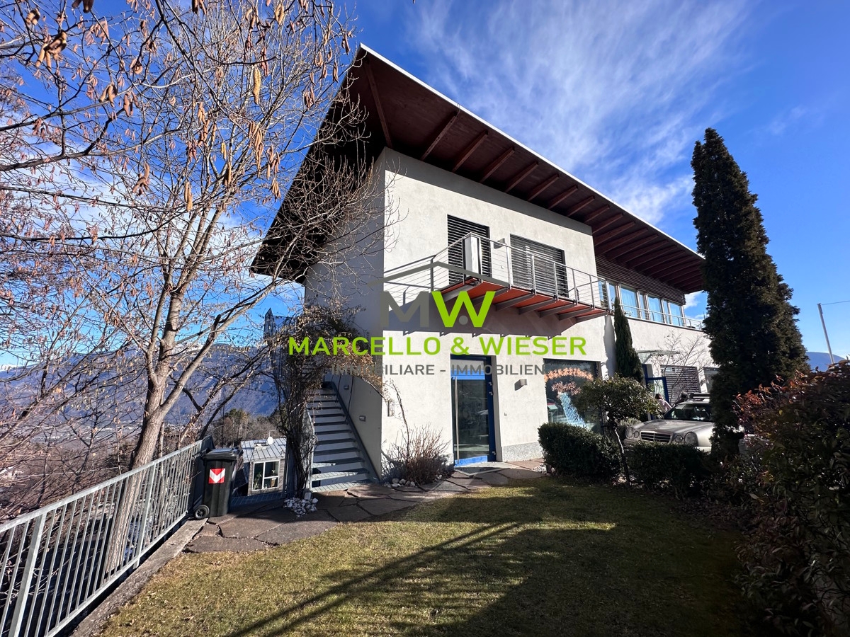 Stabile - Palazzo in vendita a Tesimo