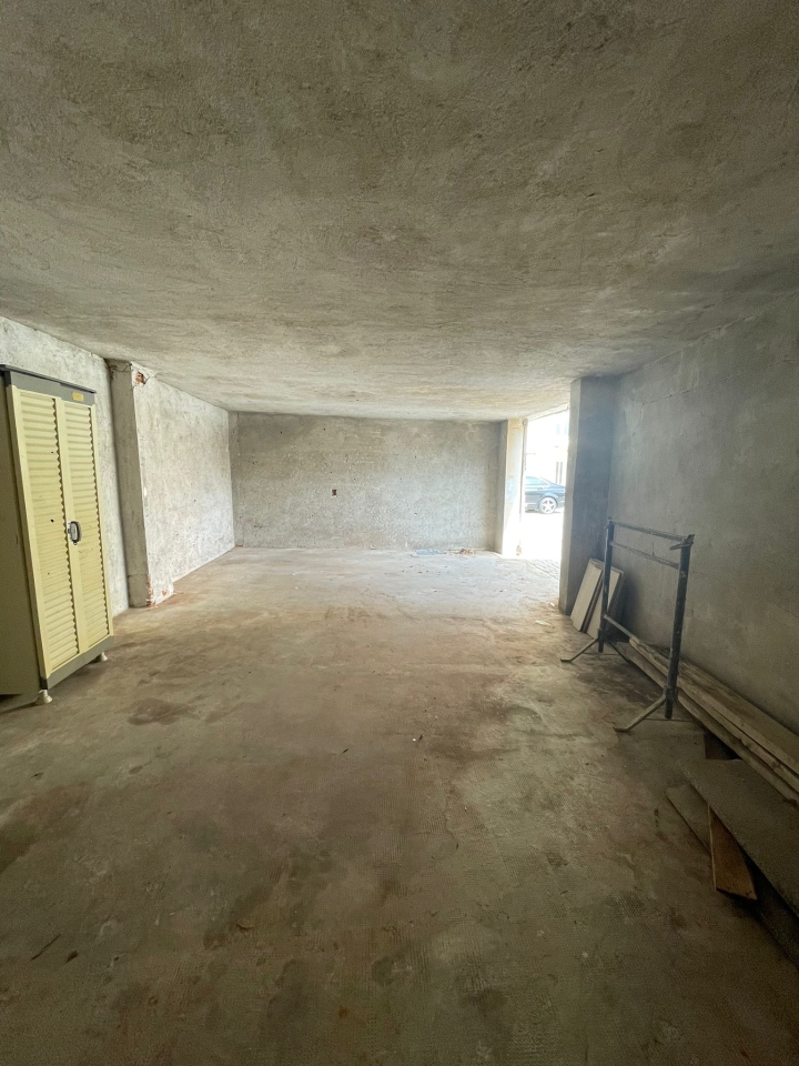 Box in vendita a Caraglio