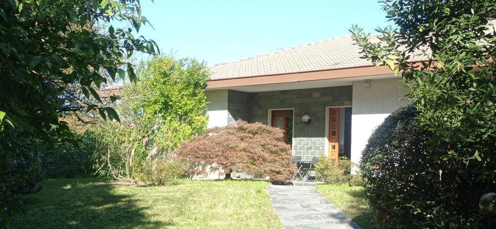 Villa in vendita a Albiolo