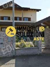 Villa bifamiliare in vendita a Buscate