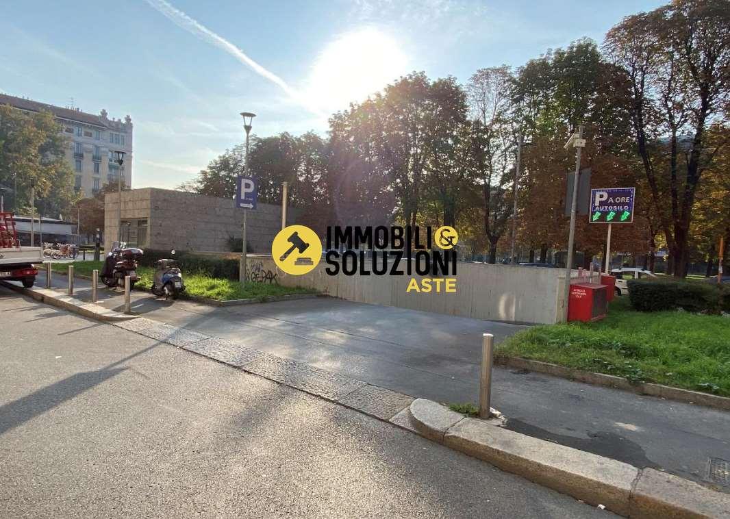 Garage - Posto auto in vendita a Milano