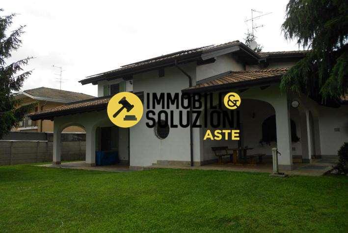 Villa unifamiliare in vendita a Solbiate Olona