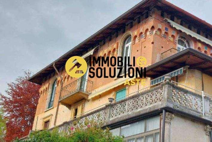 Villa in vendita a Varese