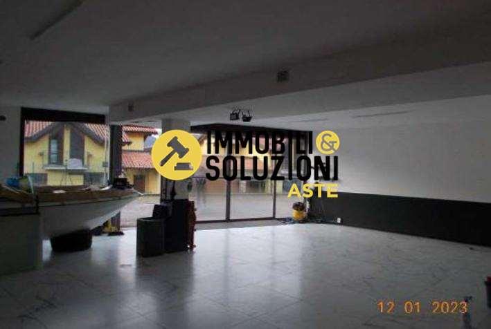 Negozio in vendita a Lavena Ponte Tresa