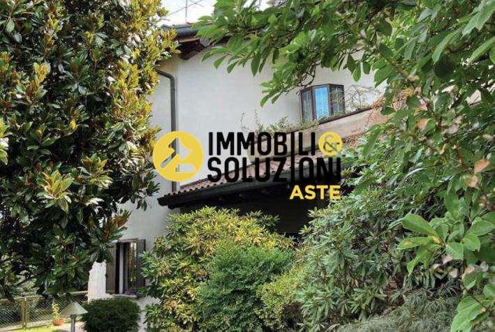 Villa a schiera in vendita a Arcisate