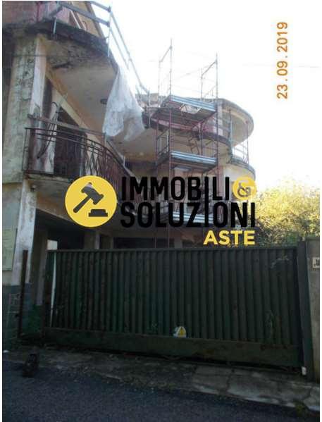 Villa unifamiliare in vendita a Laveno Mombello