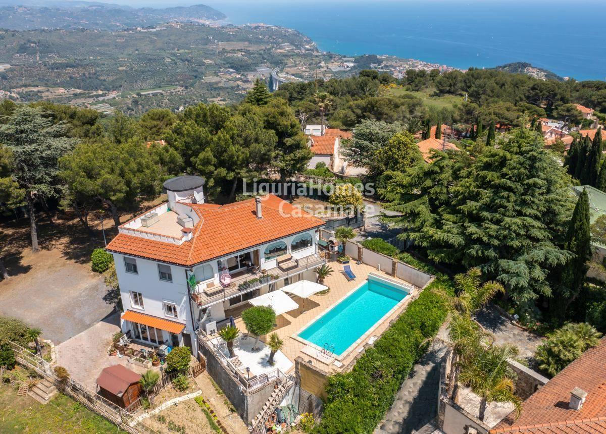 Villa in vendita a Cipressa