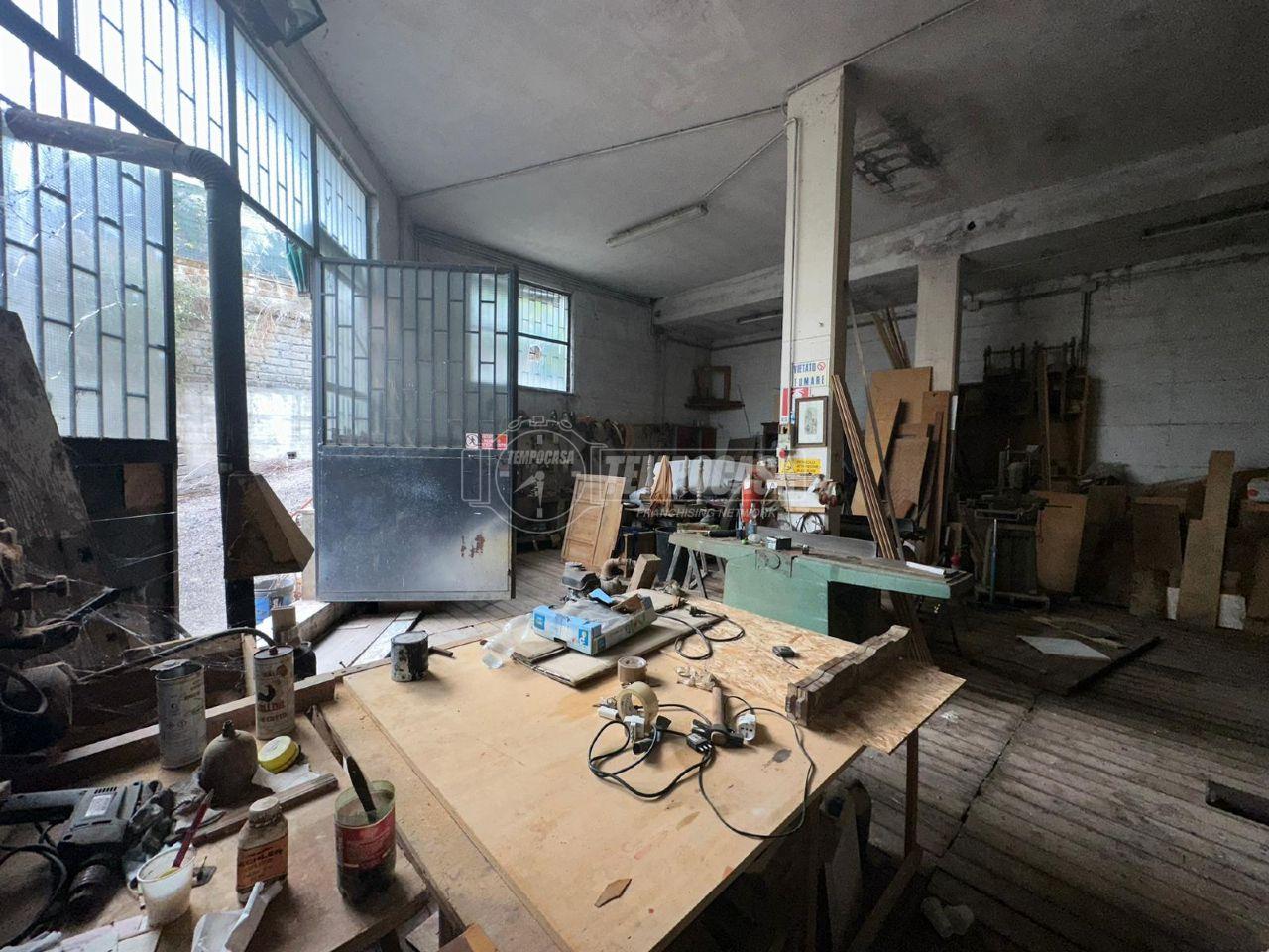 Magazzino in vendita a Anguillara Sabazia