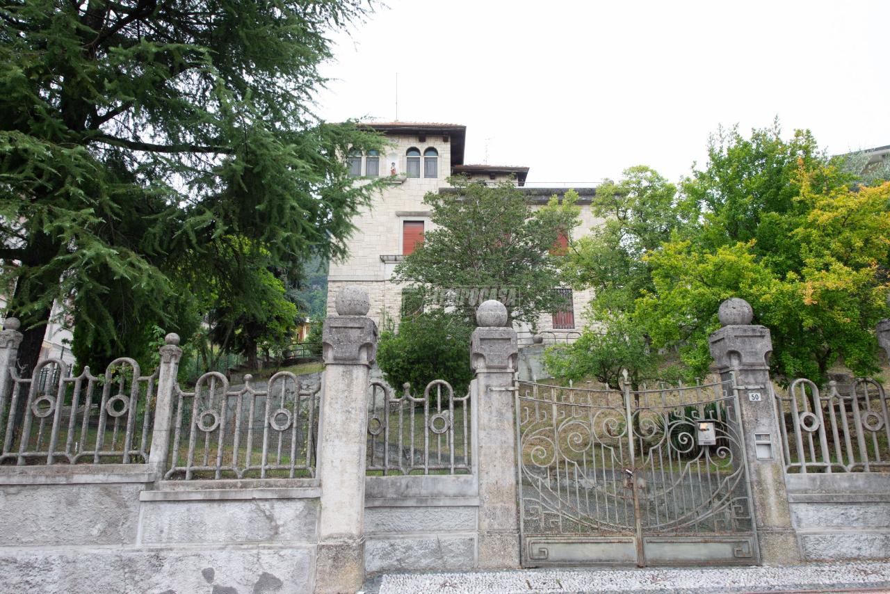 Villa in vendita a Adrara San Martino