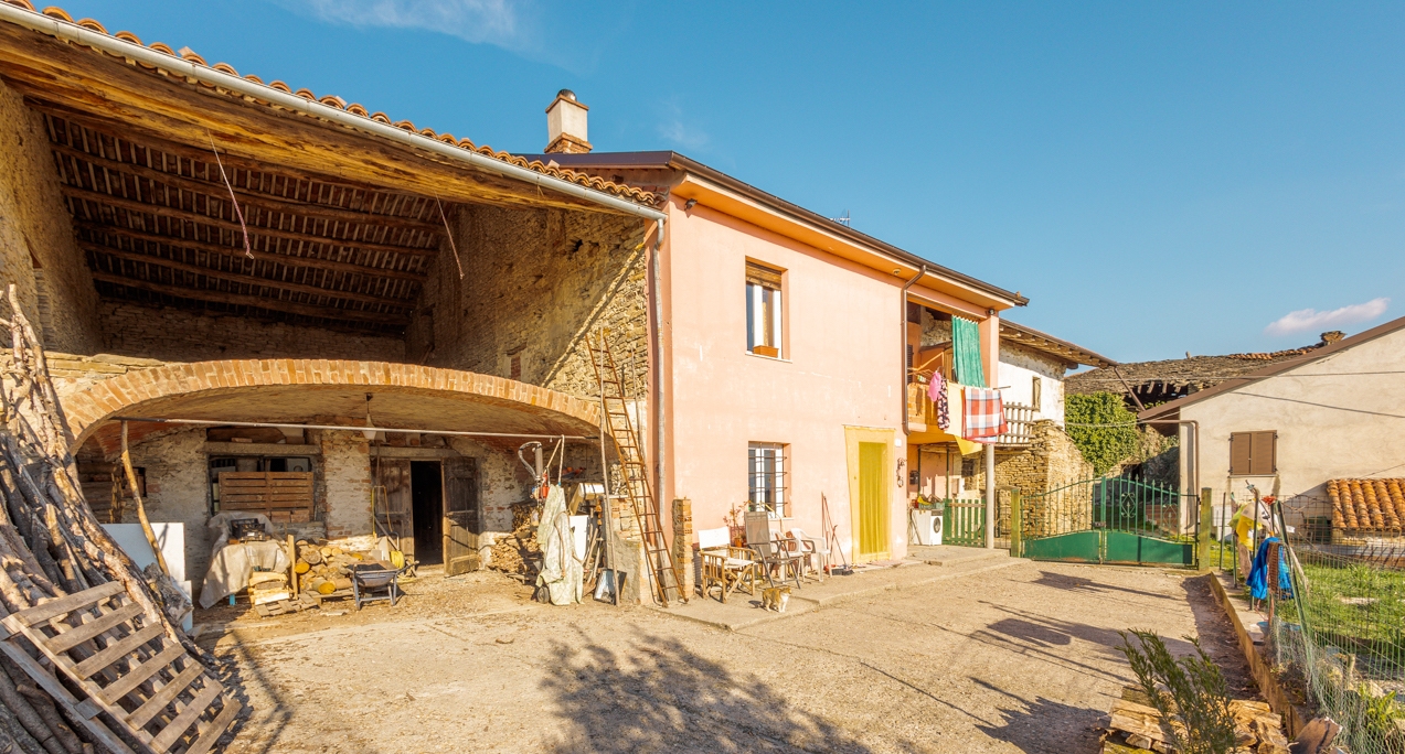 Cascina in vendita a Dogliani