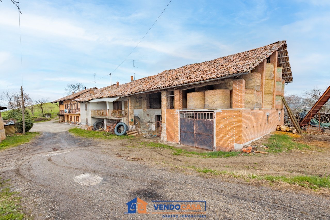 Cascina in vendita a Dogliani