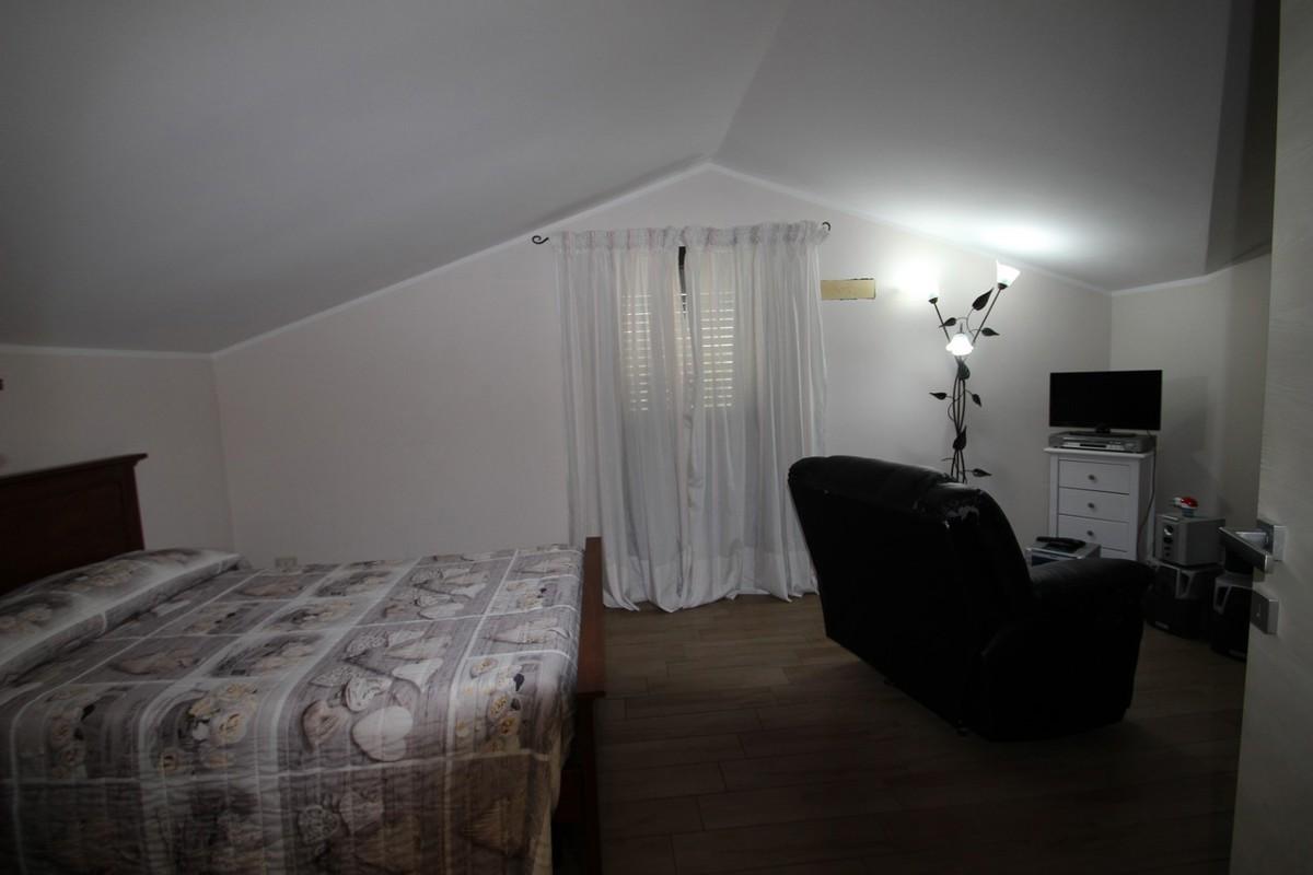 Villa in vendita a San Giovanni La Punta Foto-29