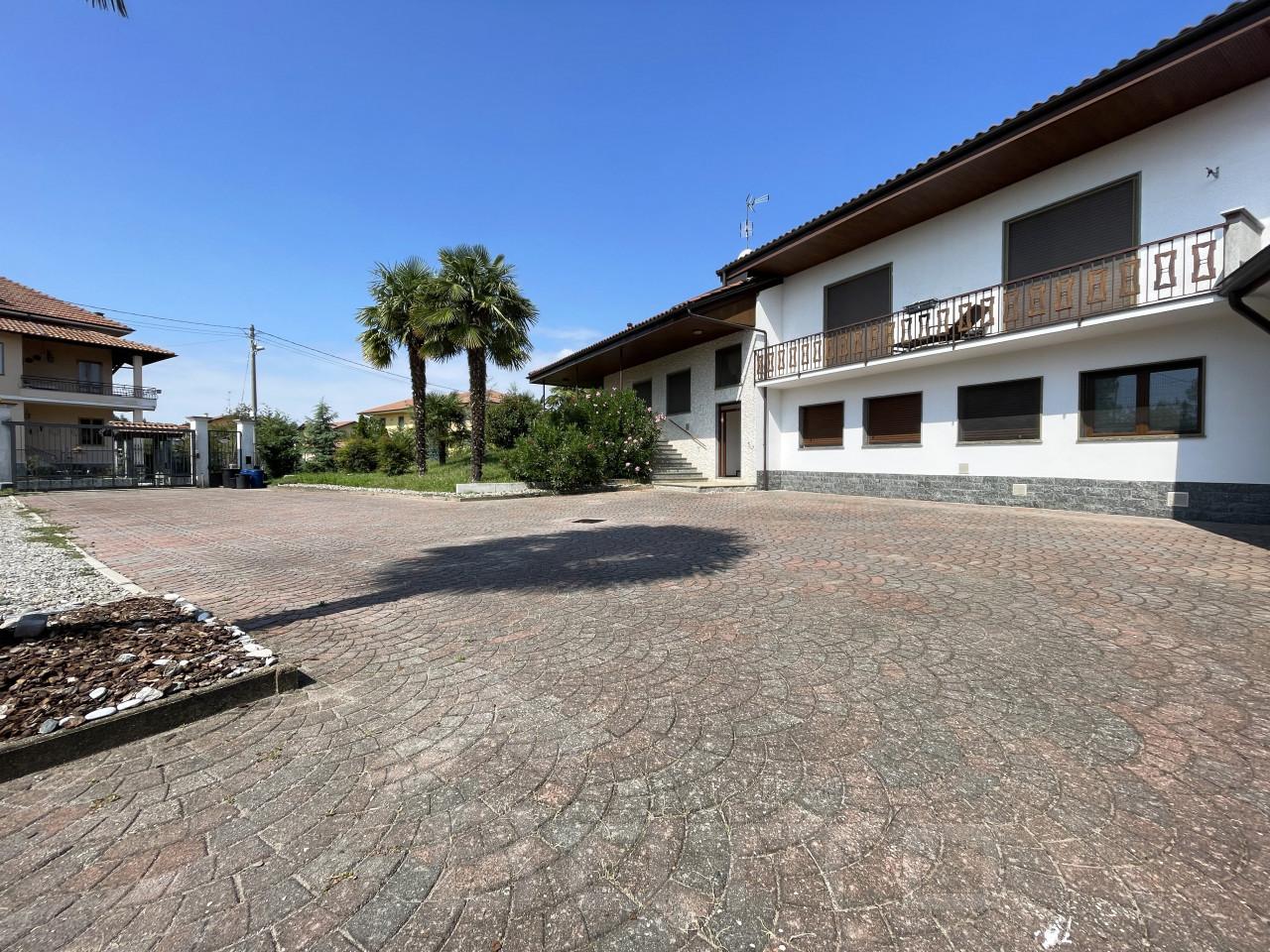 Villa in vendita a Cureggio