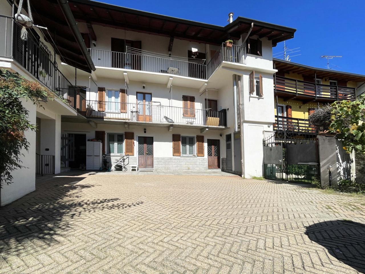 Casa indipendente in vendita a Paruzzaro