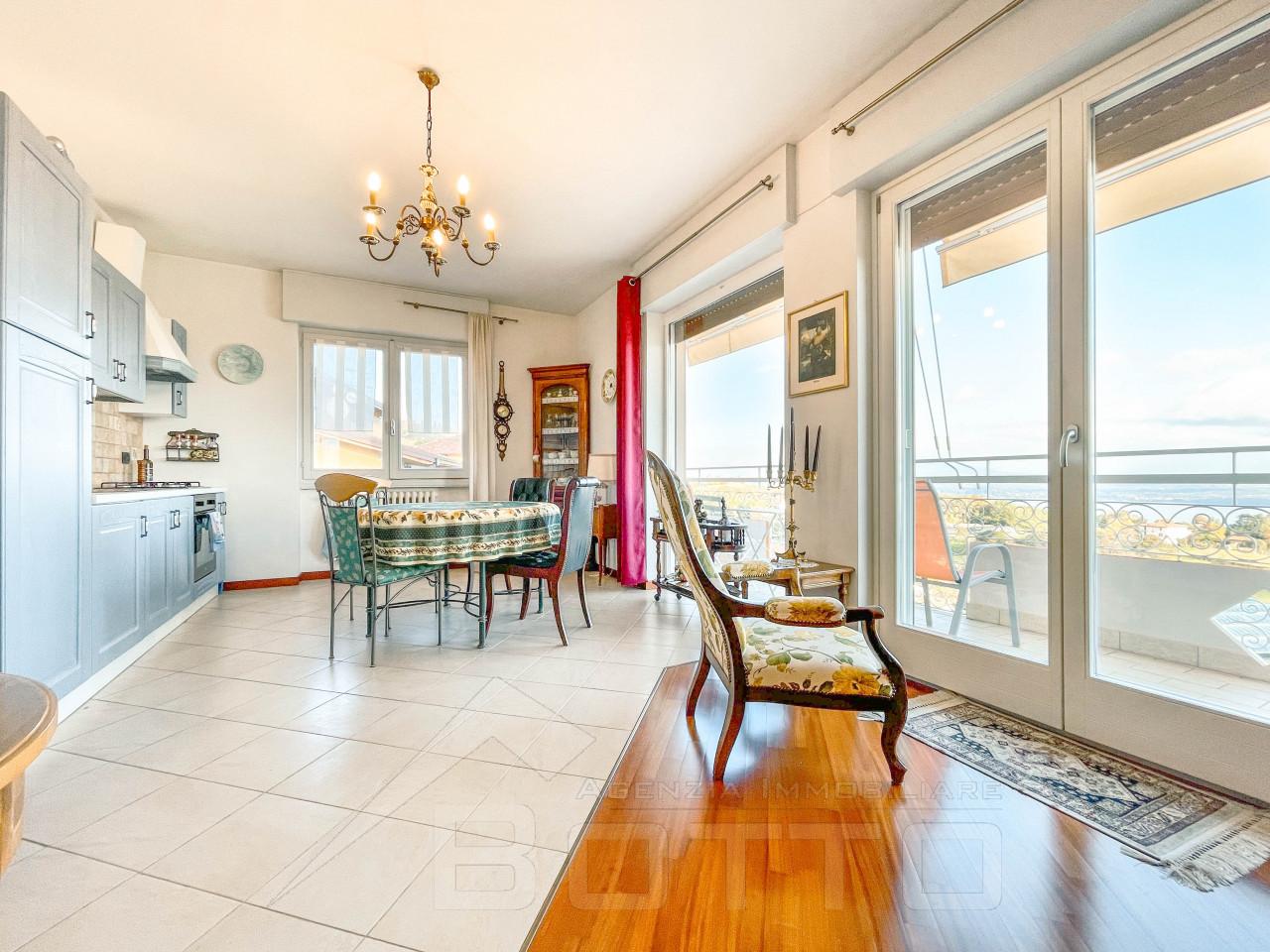 Appartamento in vendita a Nebbiuno