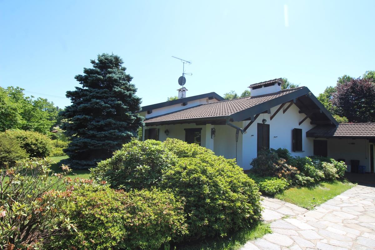 Villa in vendita a Oleggio Castello