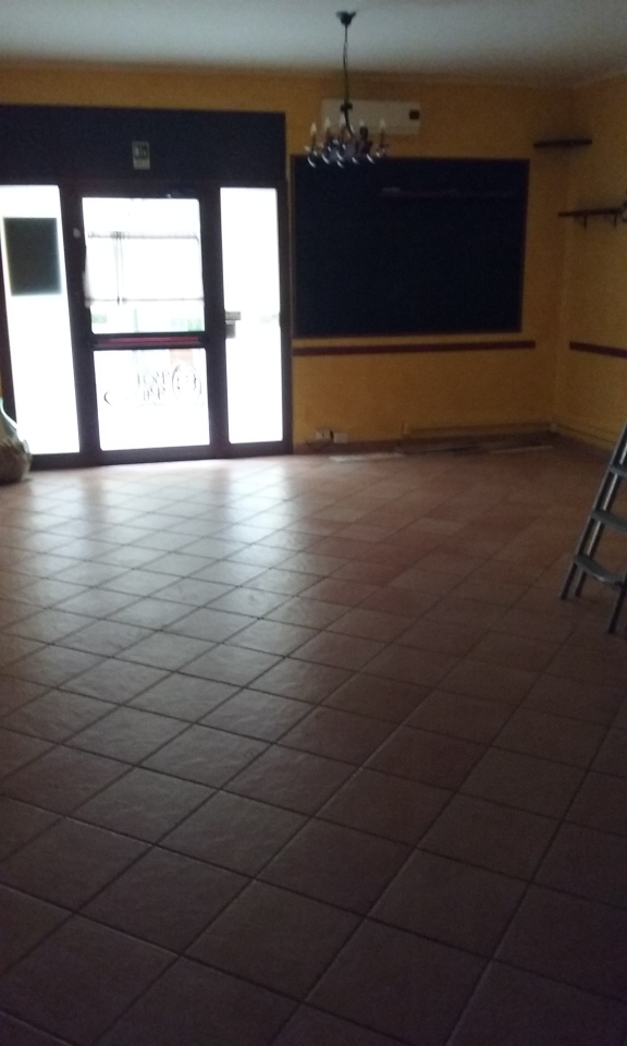 Negozio in affitto a Velletri