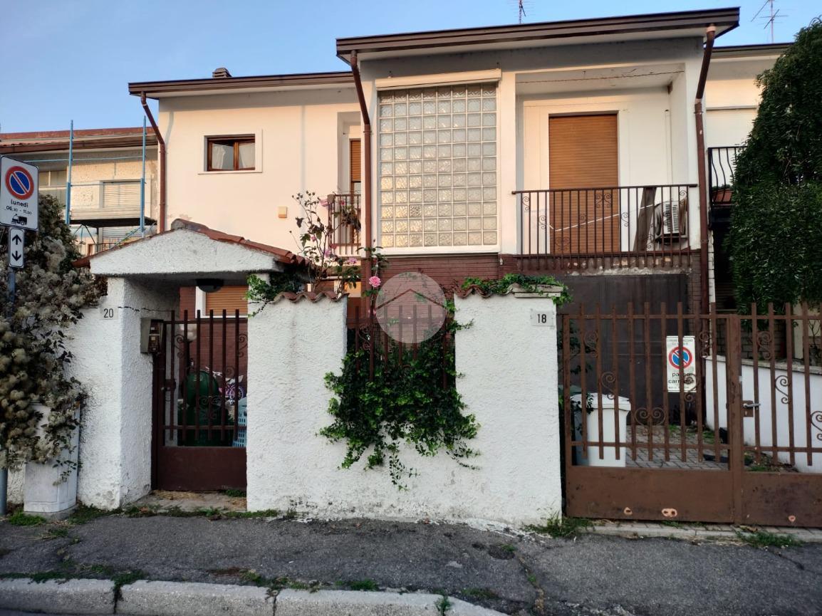 Villa a schiera in vendita a Trezzano Sul Naviglio