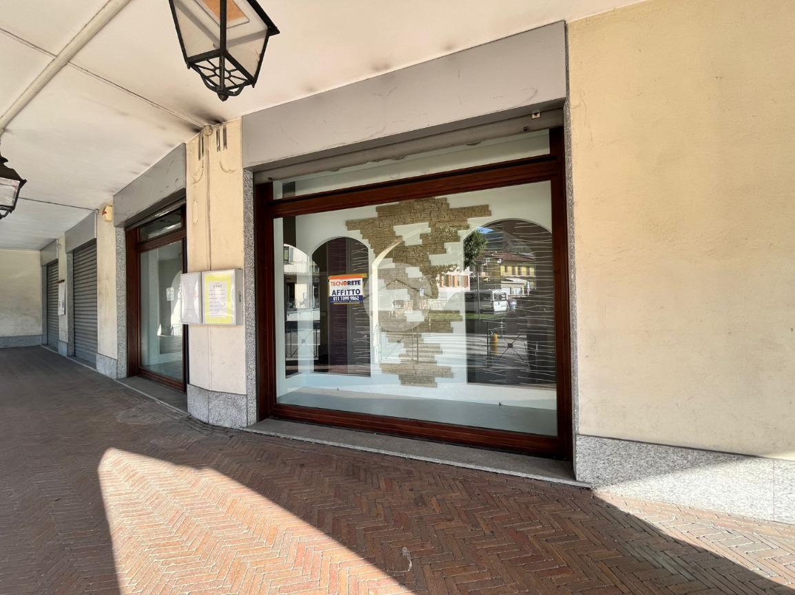 Negozio in affitto a La Cassa