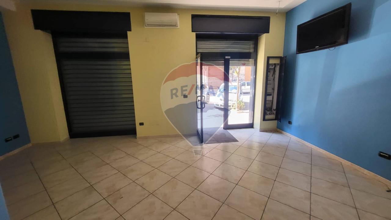 Negozio in affitto a Casavatore