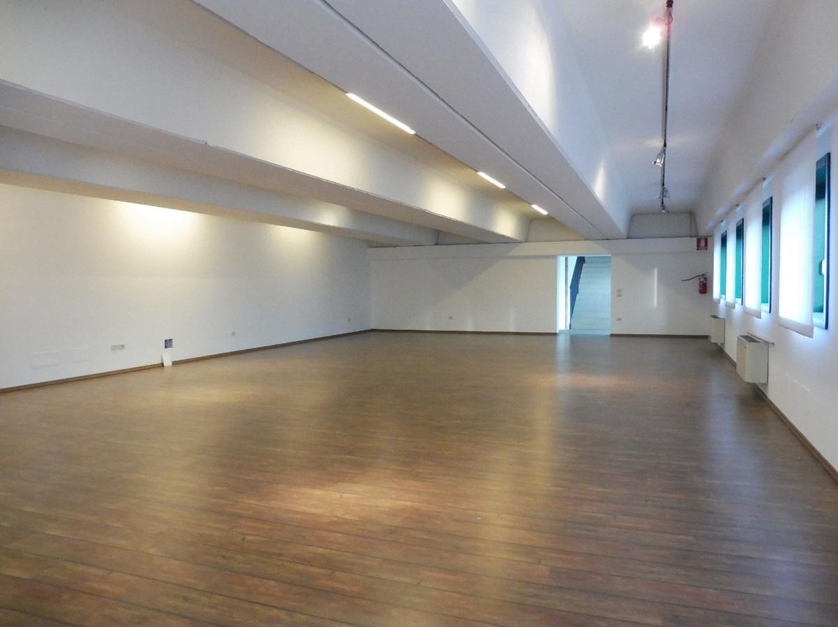 Ufficio in affitto a Colceresa