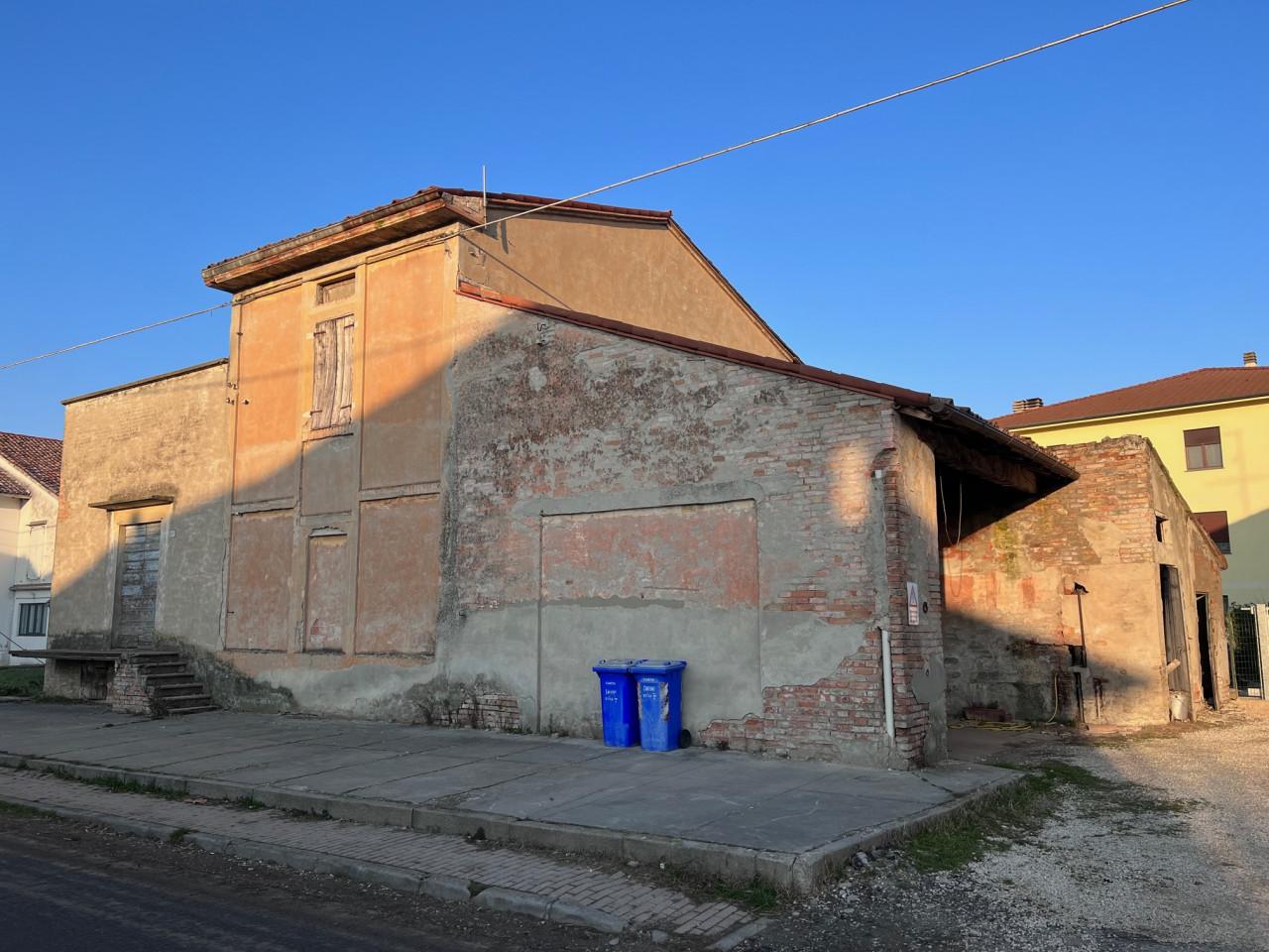 Magazzino in vendita a Sissa Trecasali