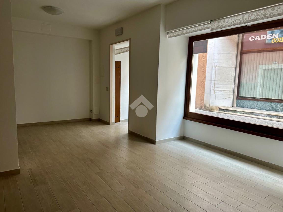 Negozio in affitto a Avio