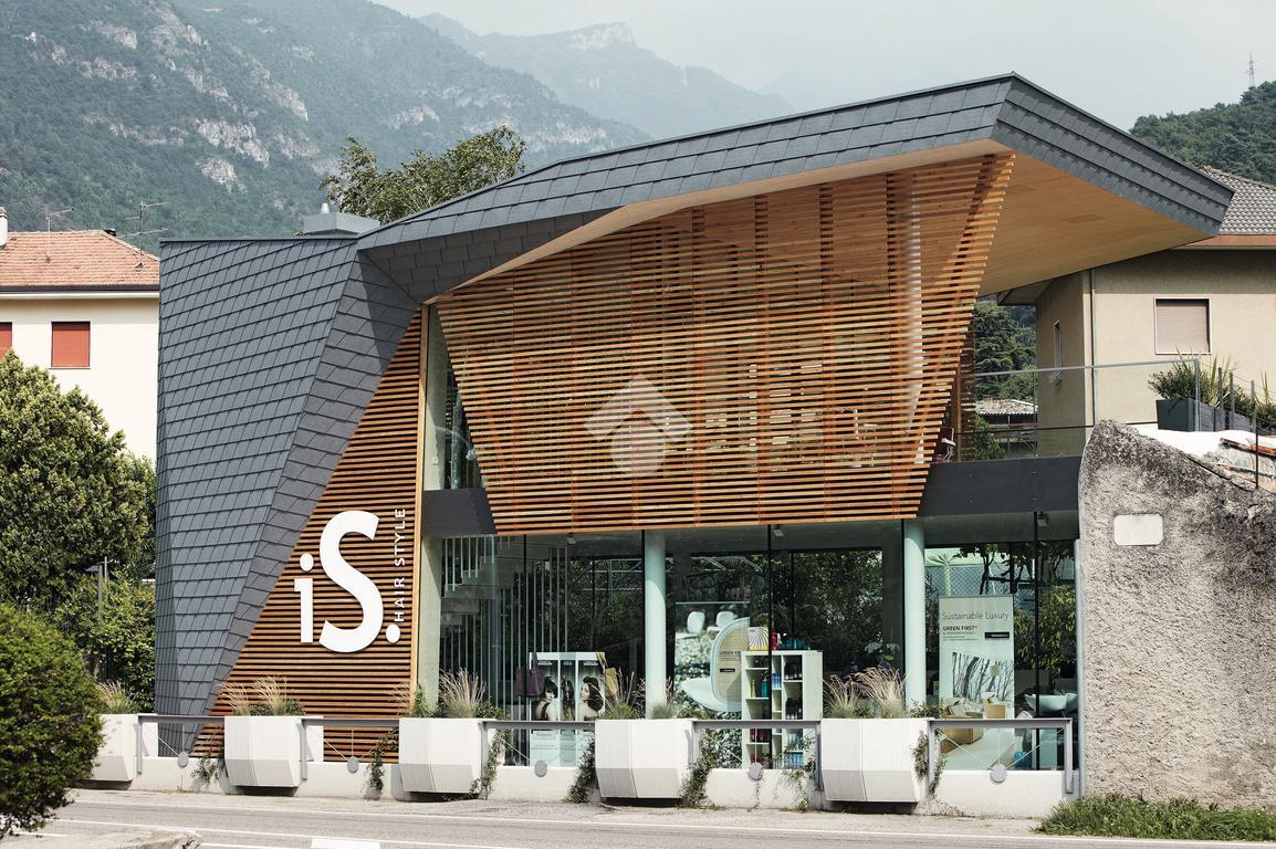 Negozio in vendita a Ala