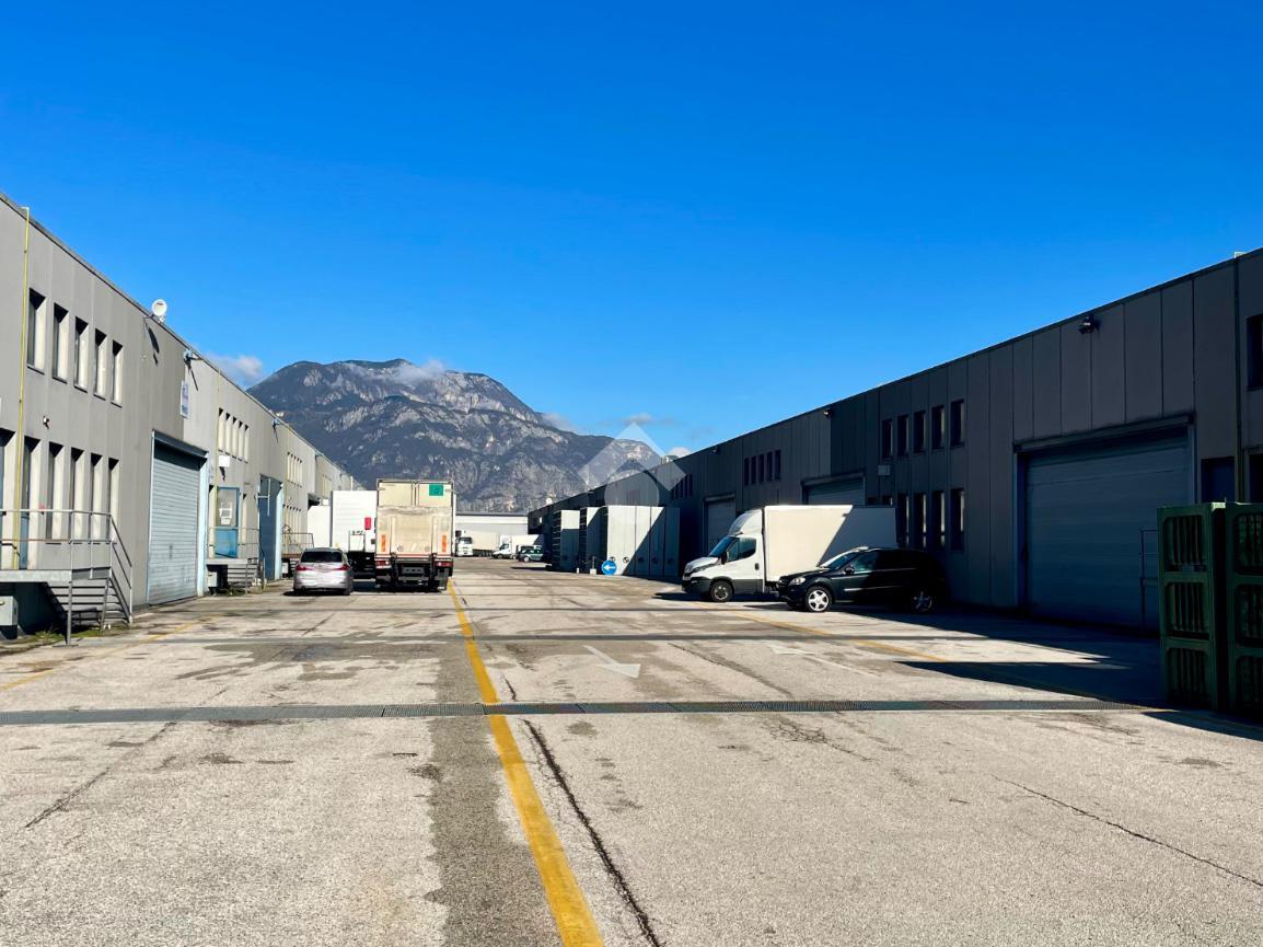 Capannone in vendita a Trento