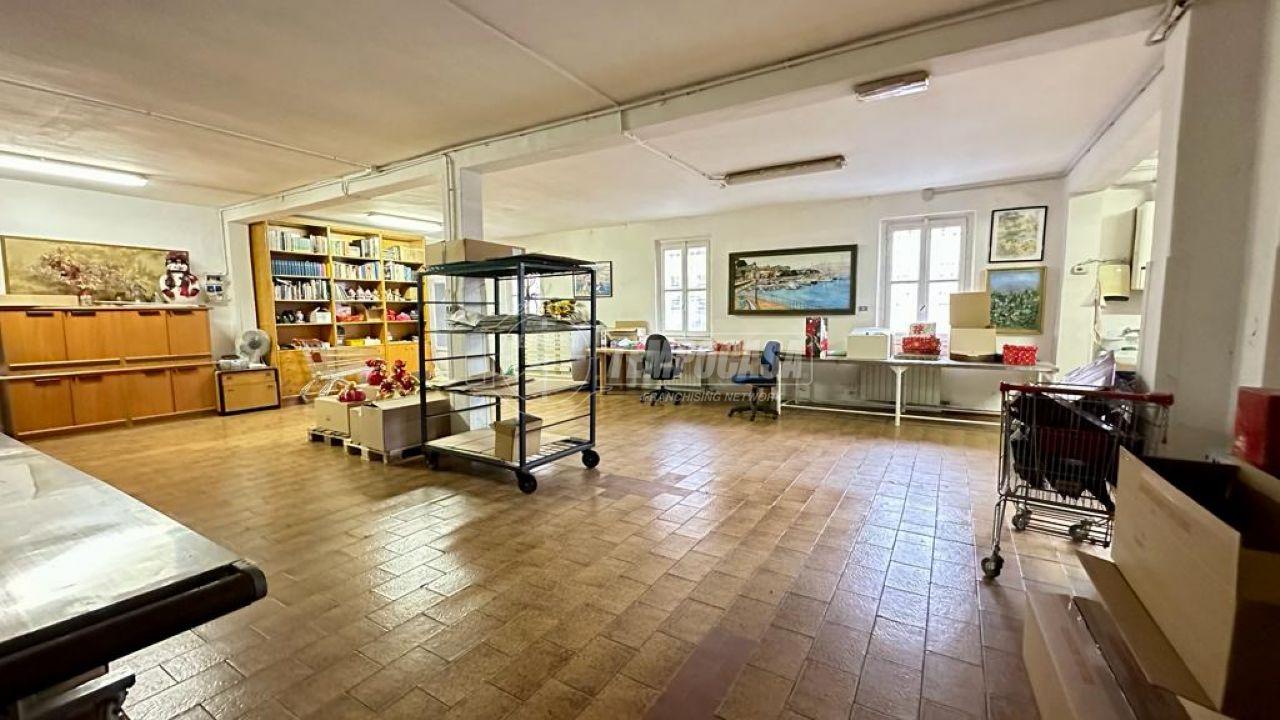 Magazzino in vendita a Osnago
