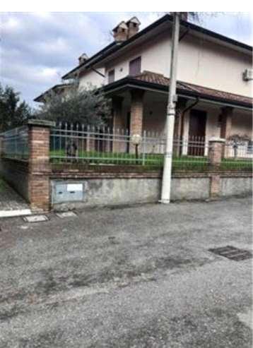 Villa a schiera in vendita a Castelvetro Piacentino