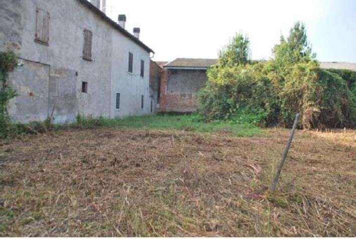 Terreno edificabile in vendita a Casalbuttano Ed Uniti