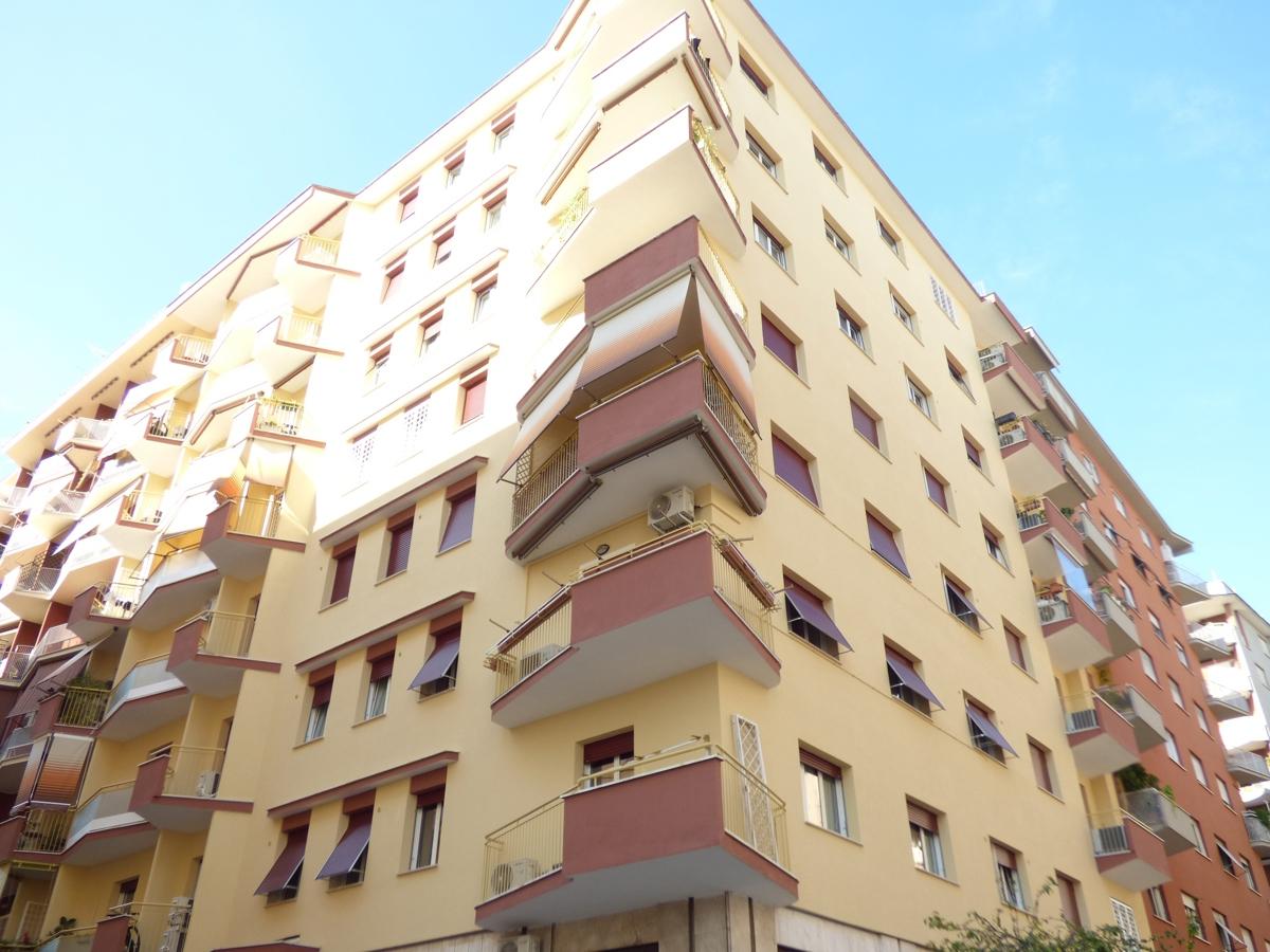 Trilocale in Via Giorgio Scalia 10, Roma