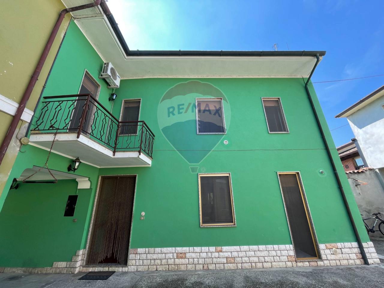 Casa indipendente in vendita a Casalbuttano Ed Uniti