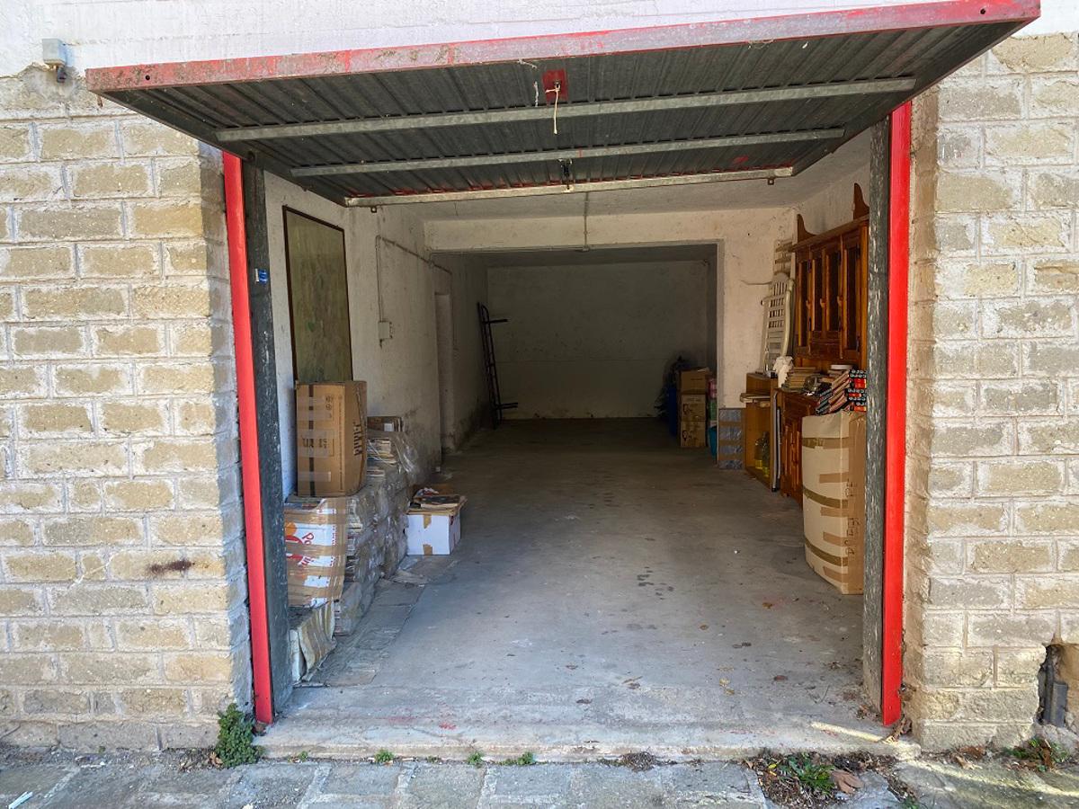 Box in vendita a Manziana