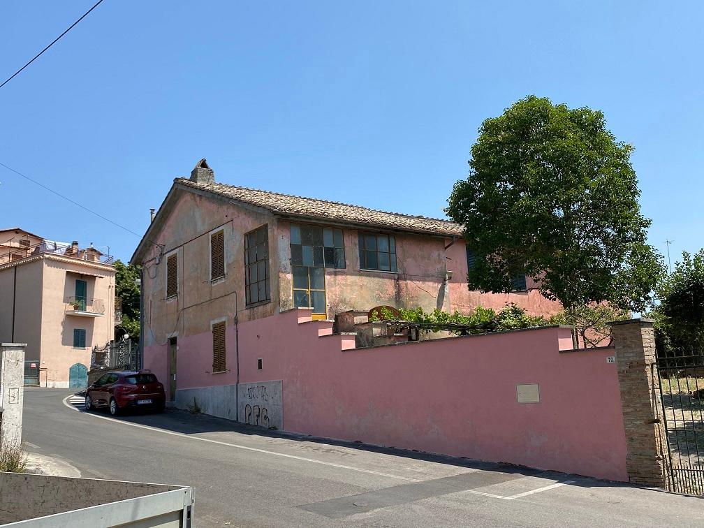 Rustico in vendita a Manziana